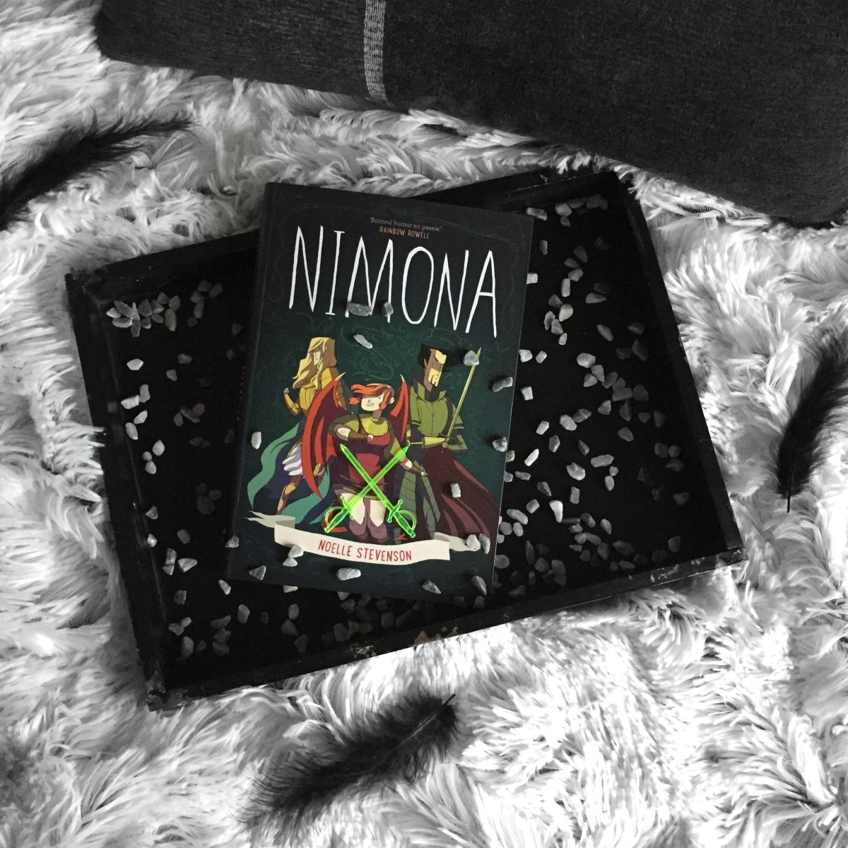 Nimona – Noelle Stevenson – My Winged Books – Reviews van YA, Fantasy ...